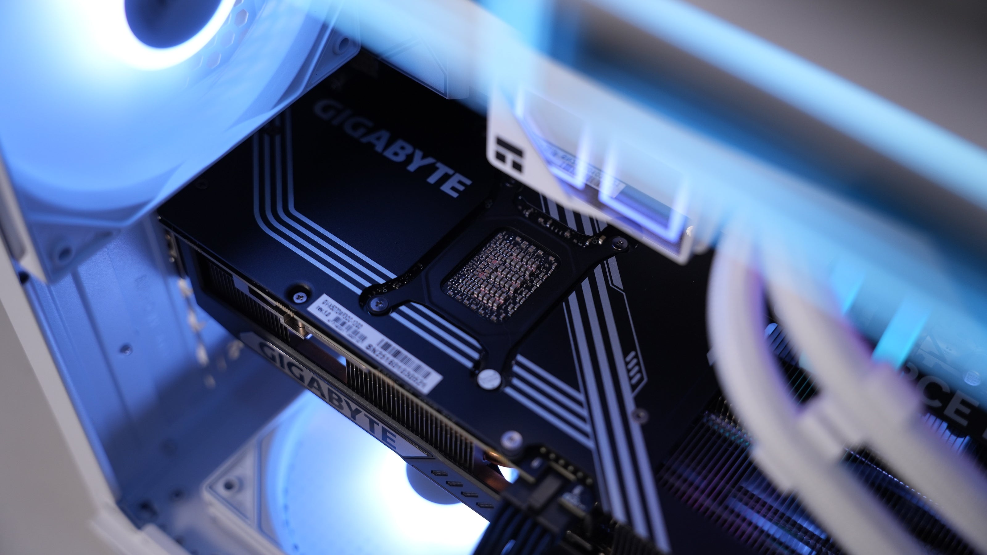 Intel i5 14600K + RTX 5070 Gaming/Streaming PC